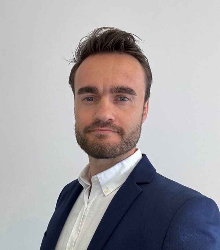 Kontakta oss - Automatisera med AI-assistenter - Zimply